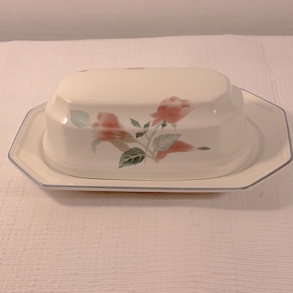 Mikasa | Dining | Mikasa Silk Flowers 8 Butter Dish | Poshmark
